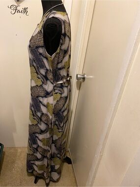 Dresses | Sleeveless Abstract Print Maxi Dress In Olive And Navy Sz ...